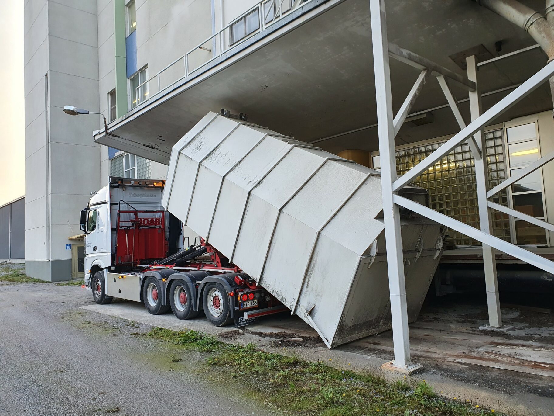 Vaihtolavat Tampere | Kuljetusliike Jakopalvelu Oy